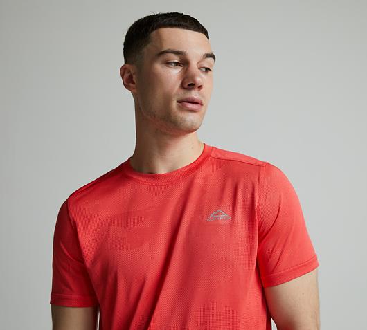 Alpyrex Engage Jacquard T-Shirt | Hibiscus | Footasylum