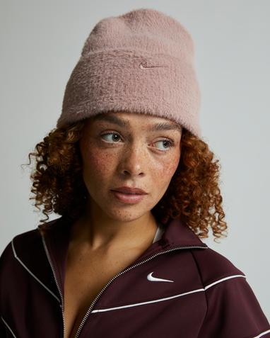Nike Peak Cozy Beanie | Particle Pink | Footasylum